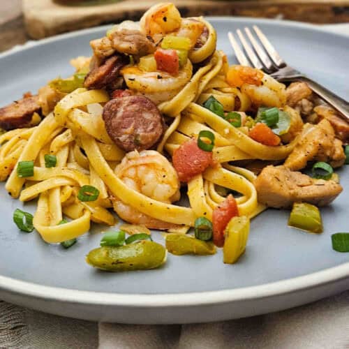 Simple Cajun One Pot Louisiana Pastalaya Recipe - Season two taste