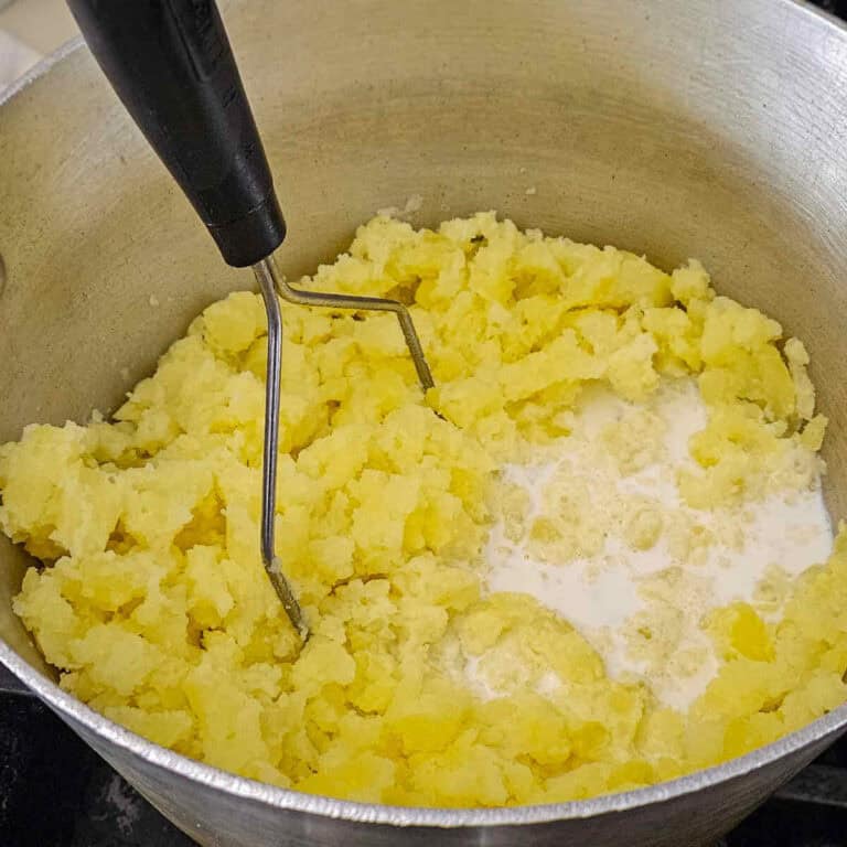 The Best Easy Creamy Cheesy Mashed Potatoes Recipe (Rich & Fluffy ...