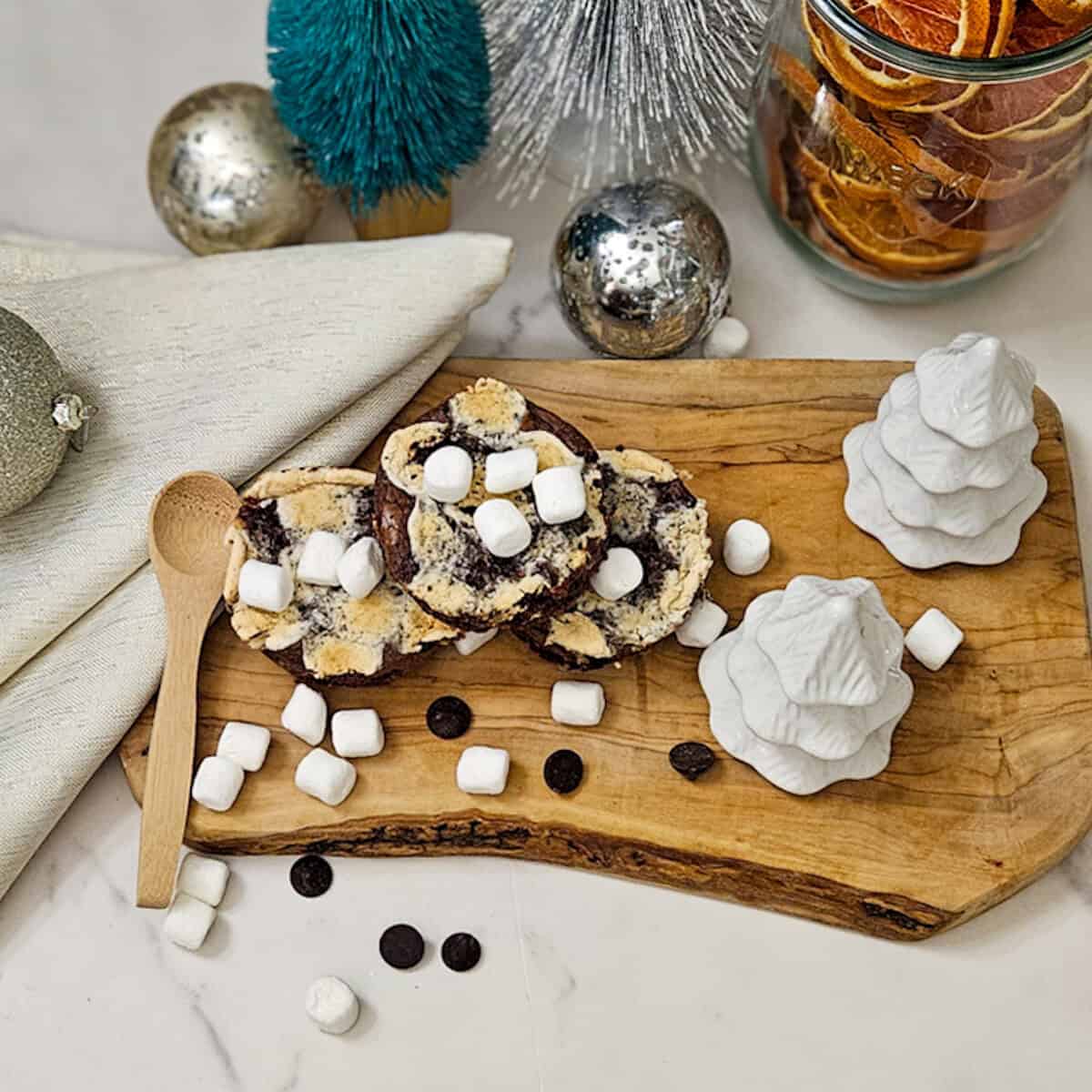Easy Hot Cocoa Brownie Cups Recipe with Marshmallows - Season two taste